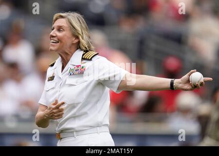Captain Amy Bauernschmidt, commanding officer of Nimitz-class aircraft ...