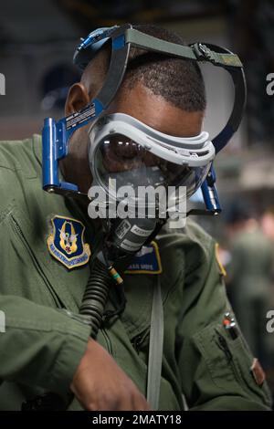 Reserve Citizen Airmen assigned to the 446th Aeromedical Evacuation ...