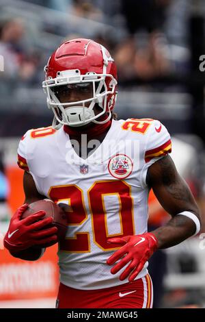 Kansas City Chiefs safety Justin Reid (20) looks into the backfield ...