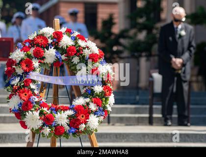 Retired Chief Yeoman Bill Norberg, a Battle of Midway veteran, poses ...