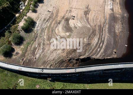 Baitings Reservoir Dam Wall in water catchment area high in The South ...