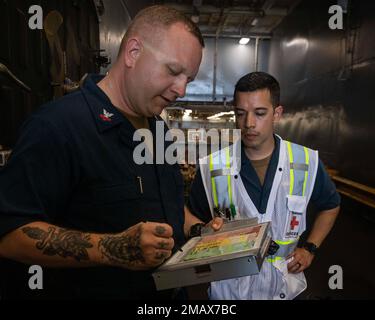 USS Carter Hall (LSD-3) underway, circa in the 1960s Stock Photo - Alamy