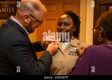 Senior Chief Culinary Specialist Frida Karani addresses attendees ...
