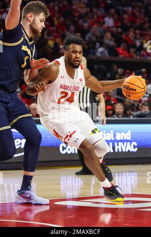 Maryland forward Donta Scott drives against Rutgers during the first ...