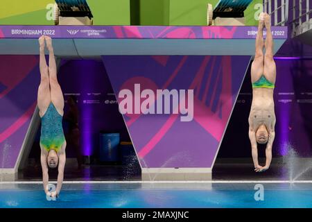 Australia's Shixin Li and Maddison Keeney (left) with thier Silver ...