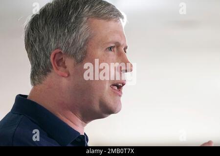 Republican State Treasurer David McRae addresses the crowd at the ...