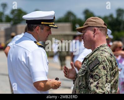 PANAMA CITY, FL (June 10, 2022) 220610-N-OT328-0171 Naval Diving and ...