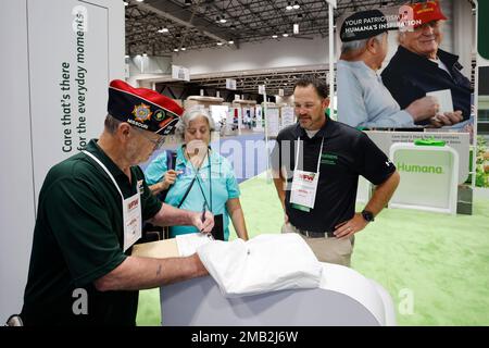 IMAGE DISTRIBUTED FOR HUMANA, INC. - Humana employee Terri Savage ...