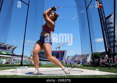 Brooke Andersen, of the United States, competes during the women's ...