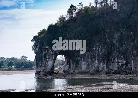 Guilin, elephant trunk hill Stock Photo - Alamy