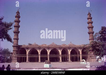 Shah-e-Alam's Roza was built by Mahmud Begada in the memory of Shah-e ...