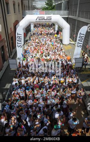 Italy, Liguria, Genoa, People running races in the city Stock Photo - Alamy