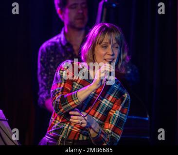 Jo Lawry Acrobats Trio, live in Aberdeen Stock Photo - Alamy