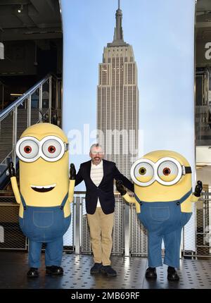 Actor Steve Carell and two Minion characters visit the Empire State ...