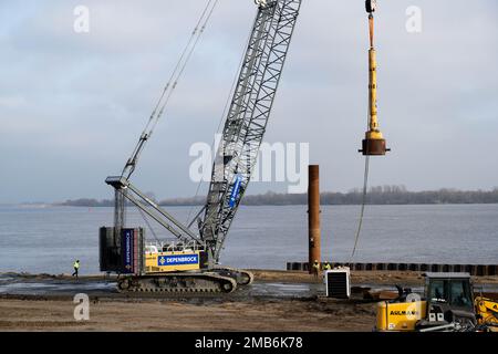 Stade, Germany. 20th Jan, 2023. The construction site for a new gas ...