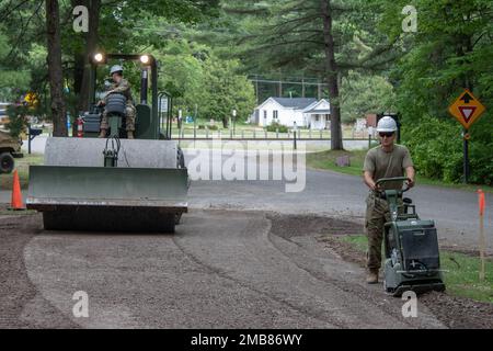 Approximately 100 Soldiers from the 1430th Engineer Company (1430th EN ...