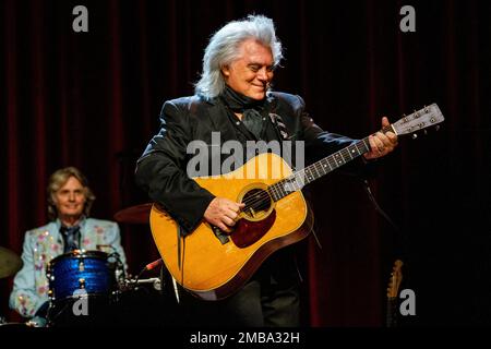 Harry Stinson, left, and Marty Stuart perform during Marty Stuart's ...