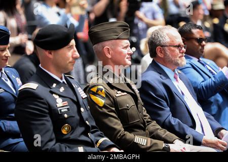 Lt. Col. Harold L. Morris, the commander of New York City Recruiting ...