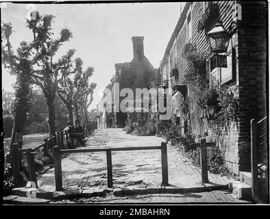 The Walks, Groombridge, Speldhurst, Tunbridge Wells, Kent, 1911. A view ...