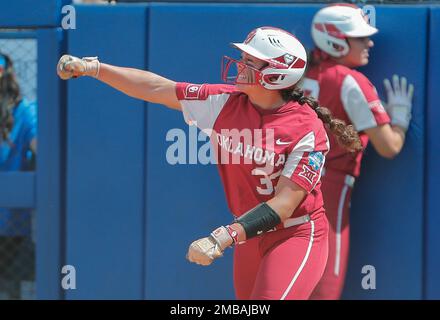 Oklahoma's Alyssa Brito (33) celebrates as she runs in from the ...