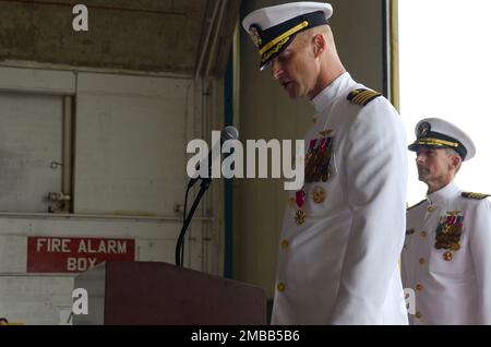 PATUXENT RIVER, Maryland (June 14, 2022) – Capt. Derrick Kingsley, NAS ...