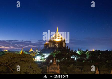 Old Bagan ( Bagan ပုဂံ ) Myanmar Night Sky Over Pagodas in Bagan ...