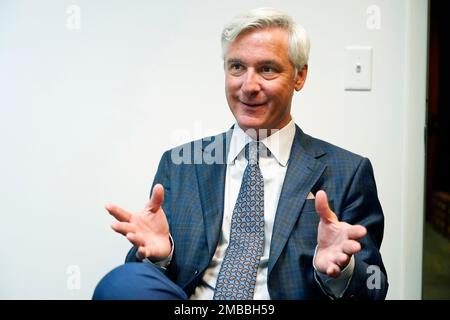 Former Mississippi Gov. Ronnie Musgrove speaks, Tuesday, May 31, 2022 ...