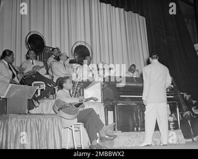 Portrait of Duke Ellington, Barney Bigard, Ben Webster, Otto Toby ...