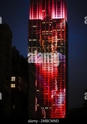 A "rift" (portal to the Upside Down) appears on the Empire State ...