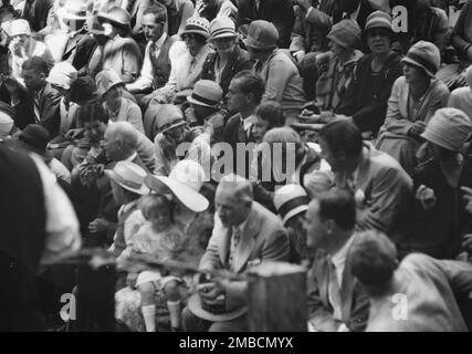 Moore, George Gordon, barbecue, 1927 Aug Stock Photo - Alamy