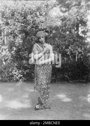 Person wearing a mask made by W.T. Benda, 1925 Sept. 20 Stock Photo - Alamy