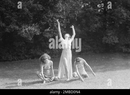 Elizabeth Duncan dancers and children, 1941 Stock Photo - Alamy