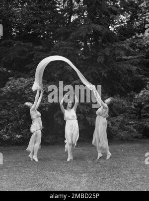 Elizabeth Duncan dancers and children, between 1916 and 1941 Stock ...