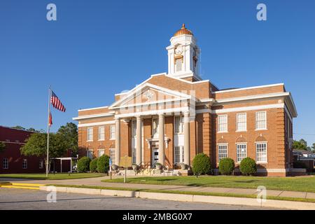 Leesburg, Georgia, USA - April 19, 2022: The Lee County Courthouse ...