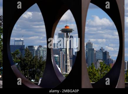 "Changing Form" sculpture by Doris Totten Chase is found in Kerry Park ...