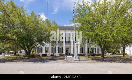 Homerville, Georgia, USA - April 17, 2022: The Clinch County Courthouse ...