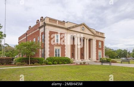 Folkston, Georgia, USA - April 16, 2022: The Charlton County Courthouse ...