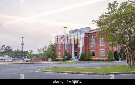 Blackshear, Georgia, USA - April 16, 2022: The Pierce County Courthouse ...