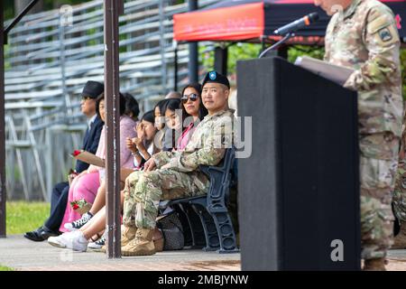 Lt. Col. Simon Kim relinquishes command of the 1-229th Attack Battalion ...