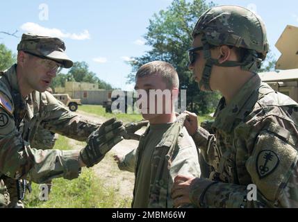Army Reserve Soldiers from the 340th Chemical Company out of Houston ...