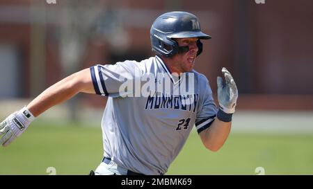 Monmouth's Brady Mutz runs against Fairleigh Dickinson during an NCAA ...