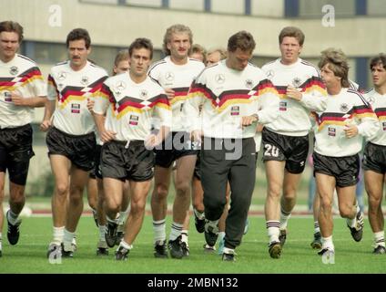 Karl-Heinz Riedle, West Germany (l) with Holland's Aron Winter (r Stock ...