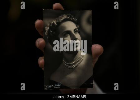 Sasha Weitman, son of Mimi Reinhard, a secretary in Oskar Schindler's ...