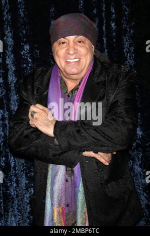 Steven Van Zandt attends Clive Davis' 90th birthday celebration at Casa ...