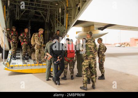 U.S. Army Paratroopers assigned to the 19th Special Forces Group ...