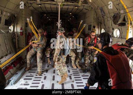 U.S. Army Paratroopers assigned to the 19th Special Forces Group ...