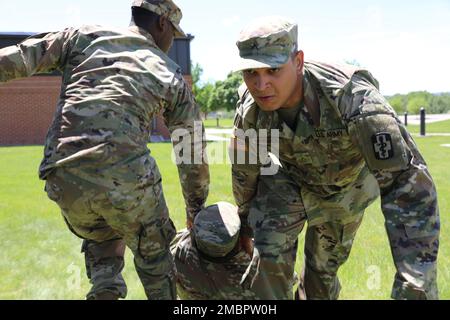 Soldiers assigned to the 332nd Med Log Detachment and 330th Medical ...