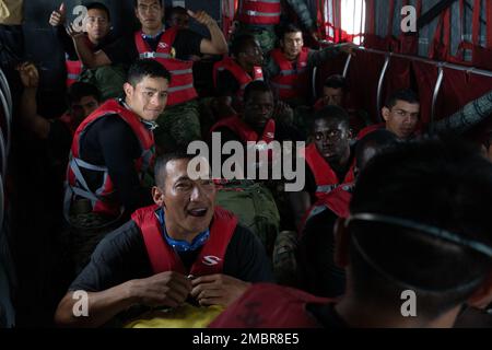 NAVAL BASE AMAPALA, Honduras - Partner Forces jump from a Chinook into ...