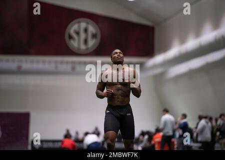 Texas A&M's Leon O'Neil Jr. runs the 40 yard dash during the school's ...