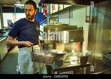 THE BEAR (2022), directed by CHRISTOPHER STORER. Credit: FX Productions ...